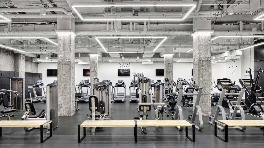 RAW Fitness - Plusout